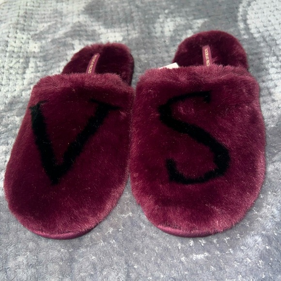 Victoria's Secret | Shoes | Nwt Victoria Secret Plush Slippers | Poshmark
